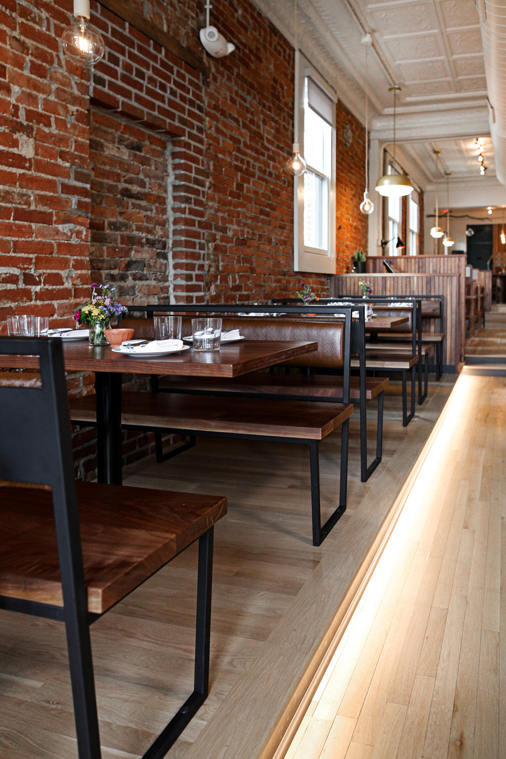 Industrial Restaurant Booths Changing Trends In Restaurant Furniture